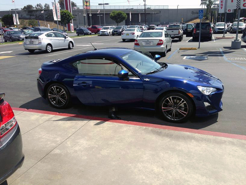 Ceramic Car Window Tint Installation Service Chicago, IL